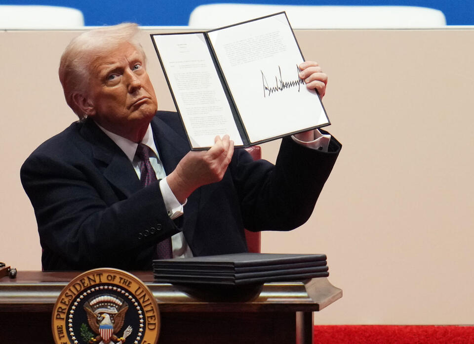 Trump Imposes Travel Ban & Entry Restrictions On 19 Countries After ...
