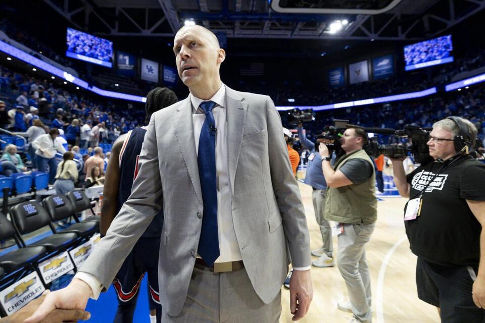 Kentucky men’s basketball misses out on UNM star Donovan Dent to UCLA ...