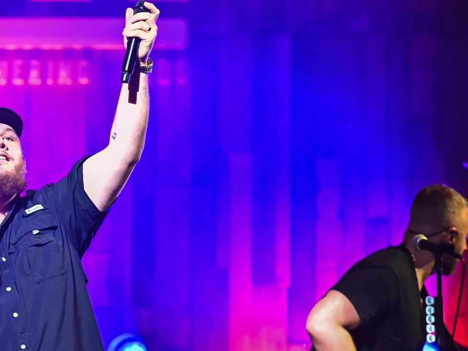 Luke Combs Teams with American Greetings to Make Father’s Day Cards ...