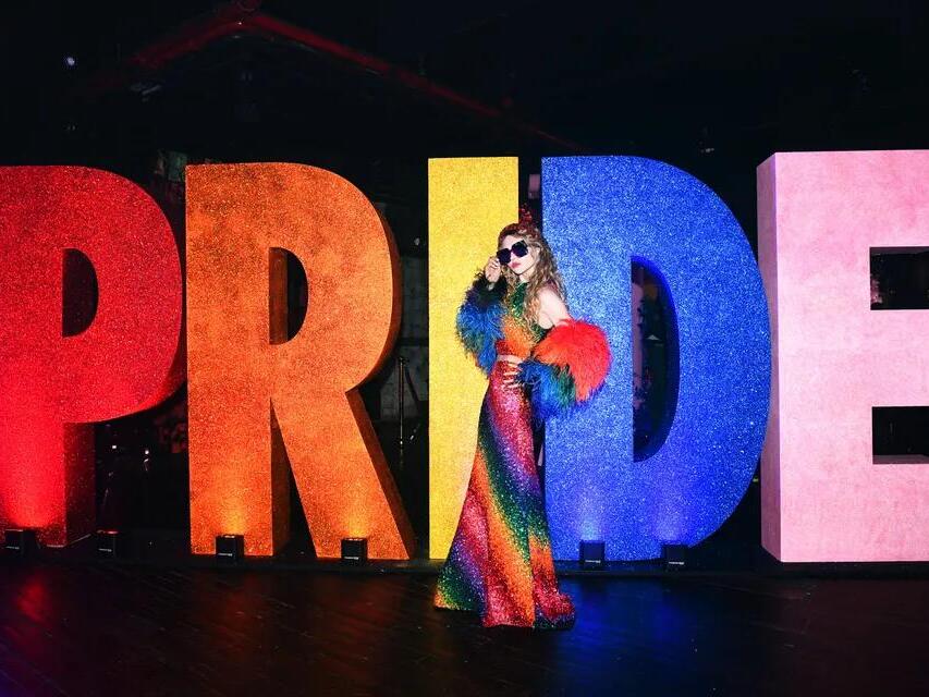 An Infinite Icon and a Pink Rainbow Rave: Inside alice + olivia’s ...