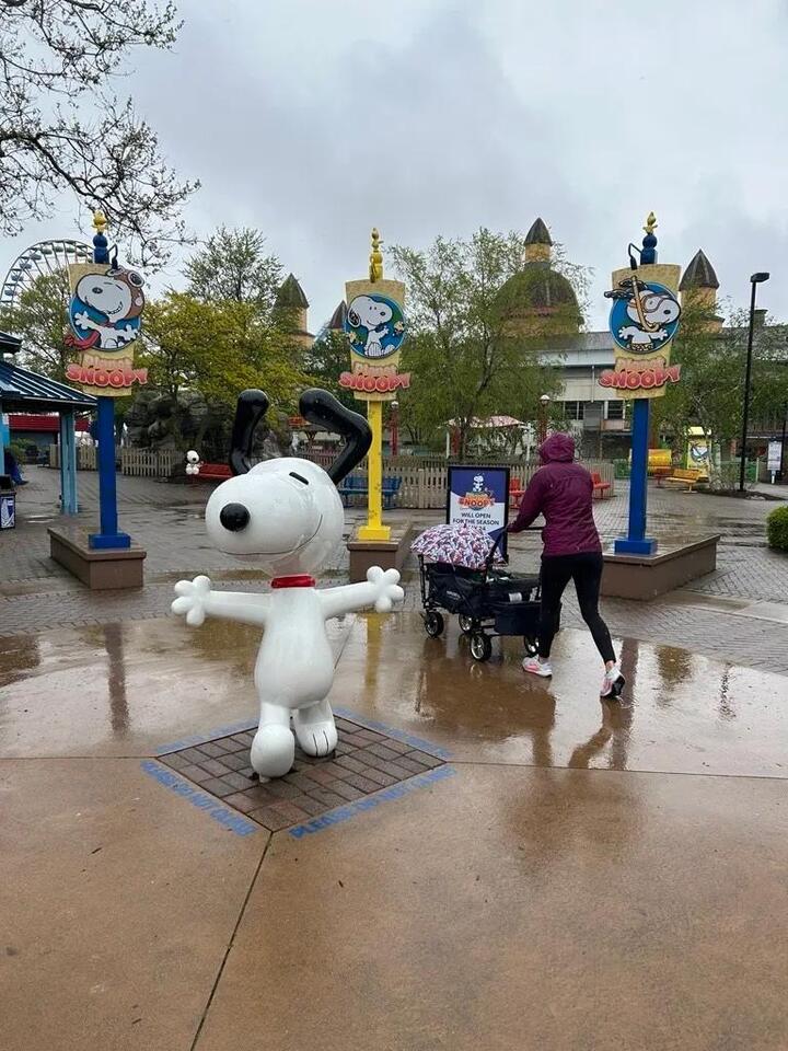 Six Flags extends Peanuts licensing deal, so Snoopy and the gang ...