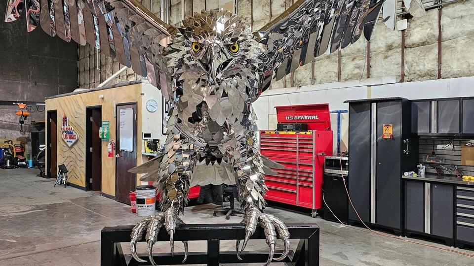Sculptor Kevin Stone debuts massive eagle at first U.S. open house in ...