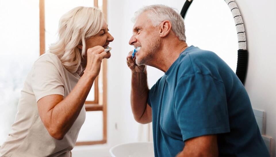 Oral health has a surprising link to dementia risk - NewsBreak