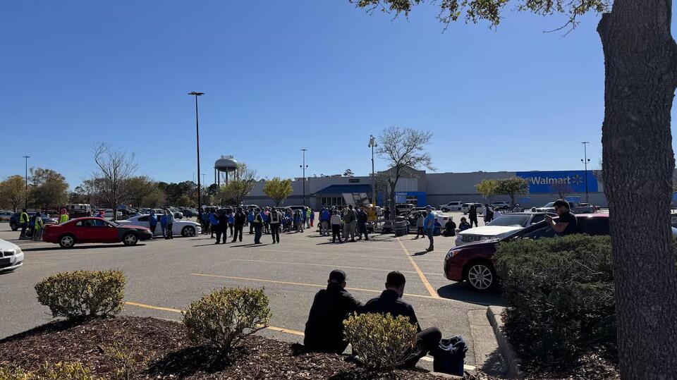 Police clear scene of investigation at Myrtle Beach Walmart - NewsBreak