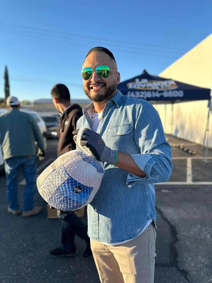 A Thousand Turkeys: Israel Medina’s Generous Tradition Warms Hearts in ...