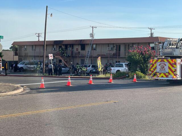 Crews respond to apartment building fire in Waco