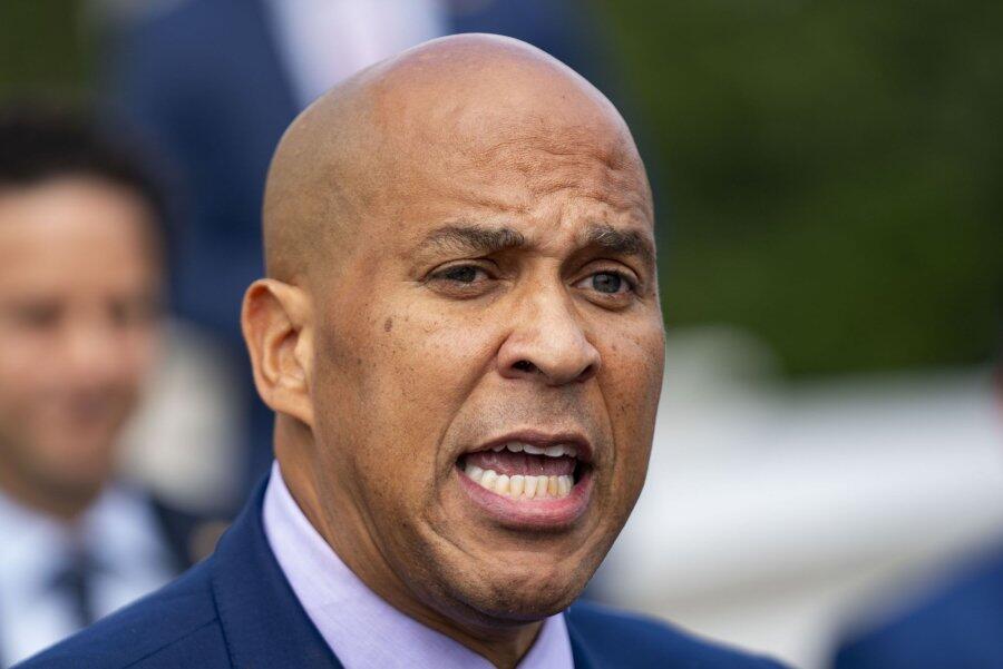 Sen. Cory Booker breaks record for longest Senate floor speech - NewsBreak