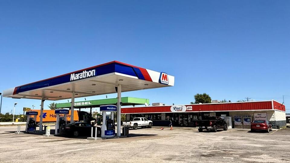 National gas station brand, new to St. Louis region, begins rebranding ...
