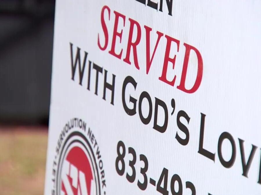 Servolution Network collecting sleeping bags and coats for people in ...