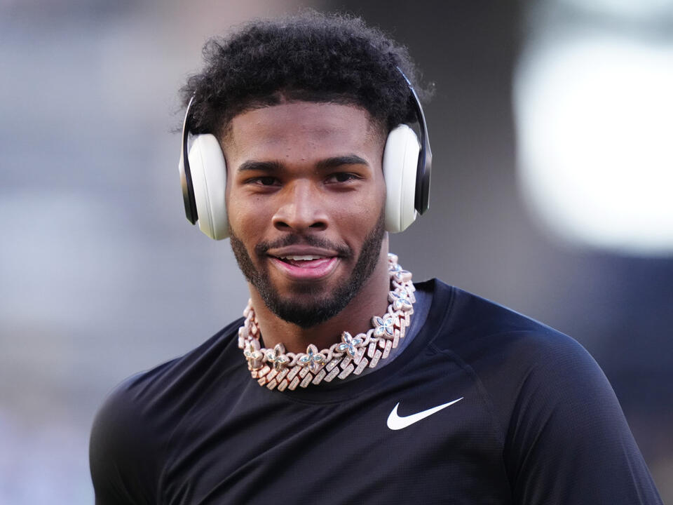 Shedeur Sanders Reveals Most Active Member In The Sanders’ Family Group ...