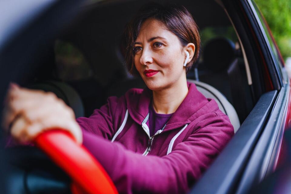 Can You Wear Headphones While Driving in Missouri? - NewsBreak