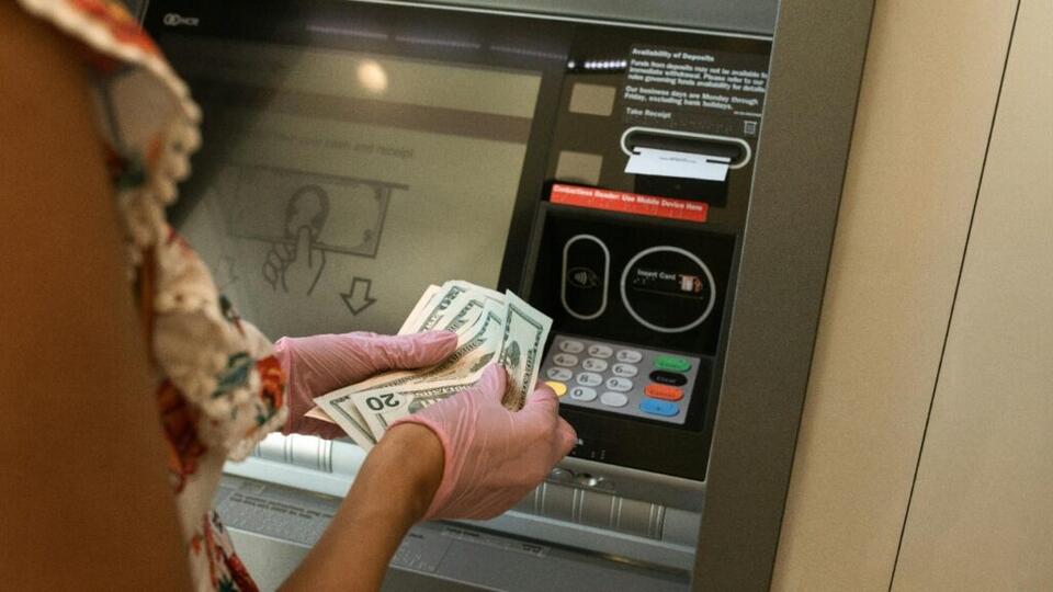 Check for a “star” mark on $20 bills before you deposit them - NewsBreak