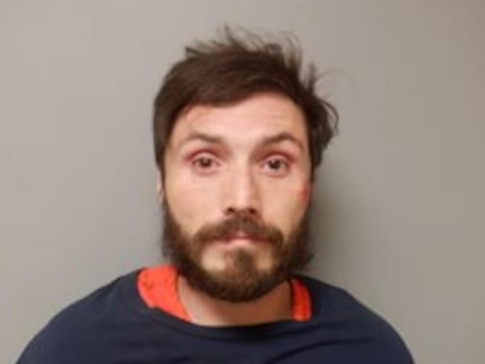 Police: Man flees in vehicle while intoxicated