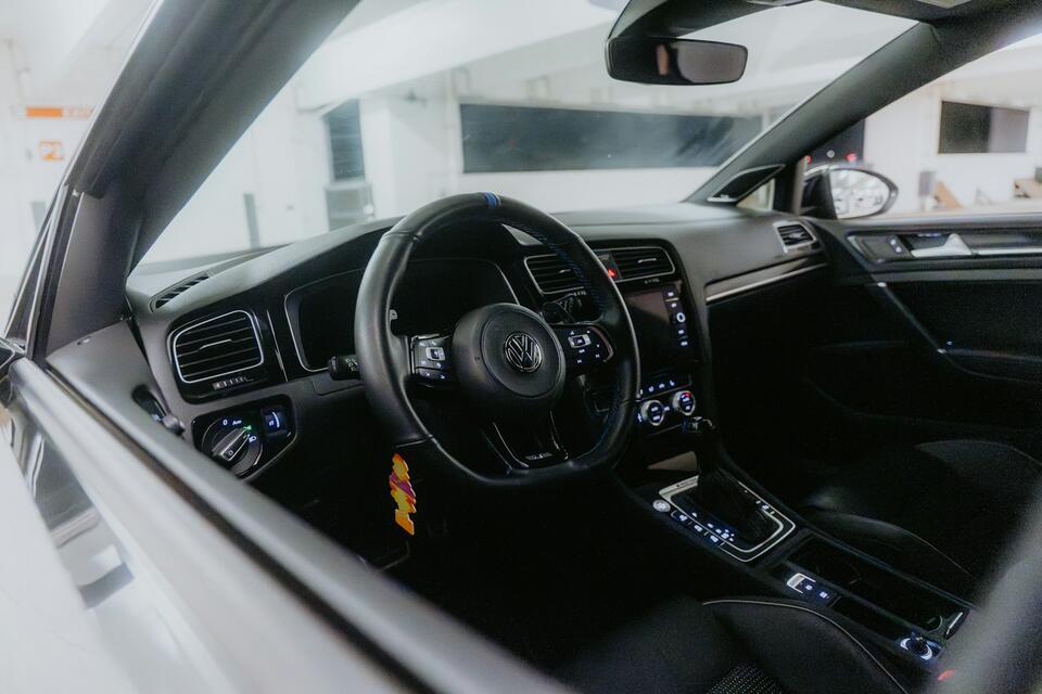 7 Ways Cars Became Too Complicated for Regular Drivers - NewsBreak