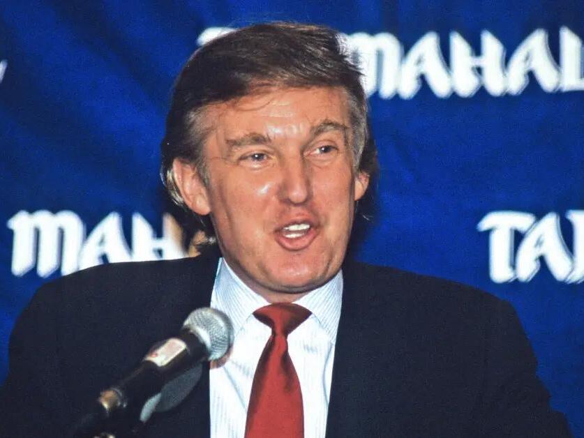 Exposed: Trump's Mafia Ties, Ex-Prez Accused of Dealing With Mob ...