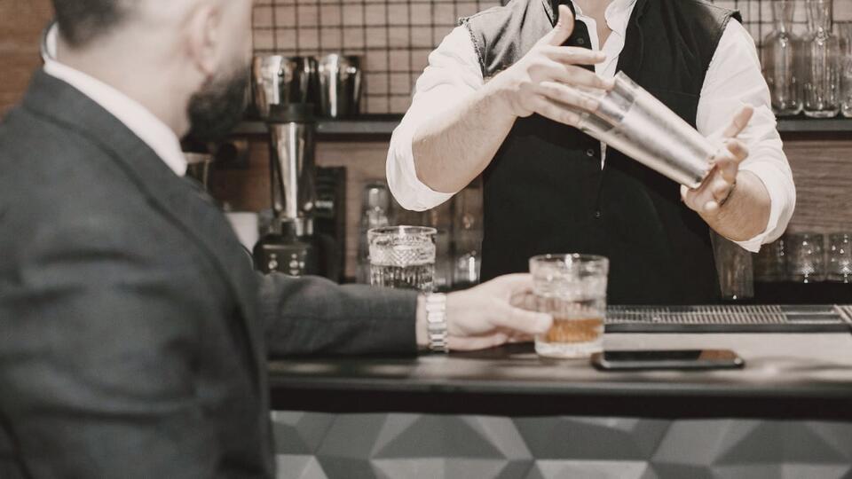 ‘Shameless’: Florida Bartender Allegedly Ruins Wedding After Shaking ...