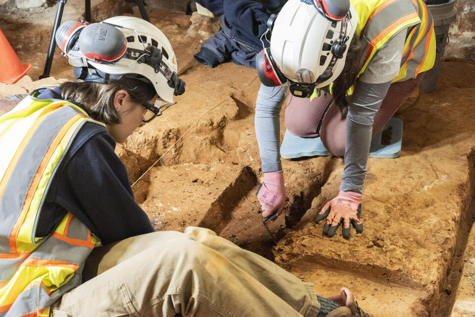 ‘Incredibly exciting’: George Washington’s Mount Vernon uncovers jars ...