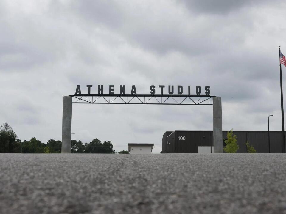 Georgia Film Academy class "Set Construction and Scenic Painting" comes ...