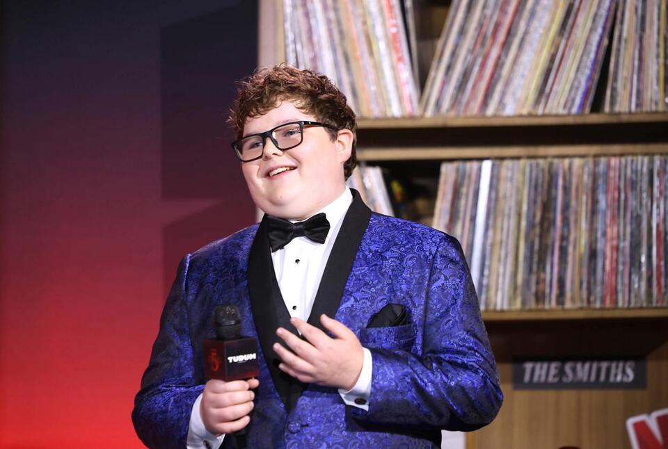 Delightful Derek from Stranger Things attends Bears vs. Packers wild ...