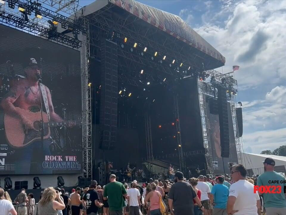 Music concert organizers work to keep fans cool at Poplar Bluff music ...