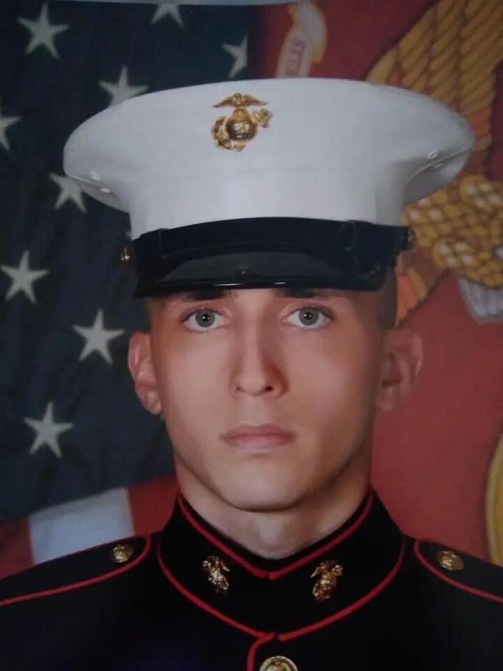 Military Mom Fails To Spot Marine Son Sat Next To Her After Returning ...