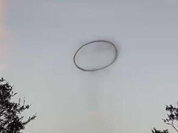 What caused black ring seen in the sky over Pearland?