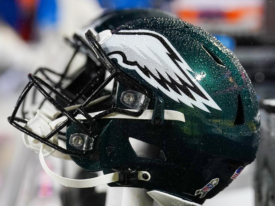Eagles Unveil A New Uniform Combo For Week 1