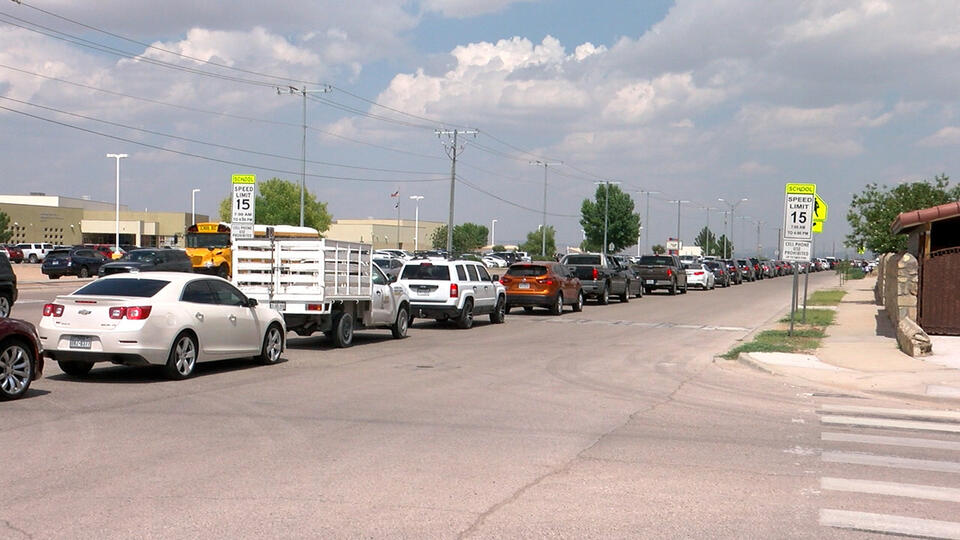 Borderland parents fuming over school pick up, drop off backlog - NewsBreak