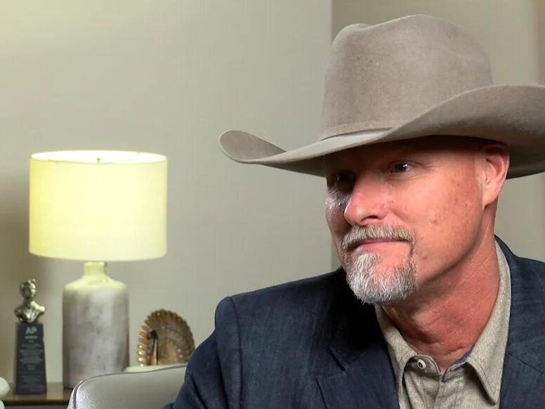 U.S. Senate candidate Sheriff Mark Lamb visits Yuma