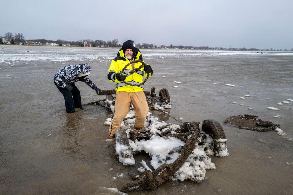 Rare ‘seiche’ wave drains lake during fierce winter storm - NewsBreak