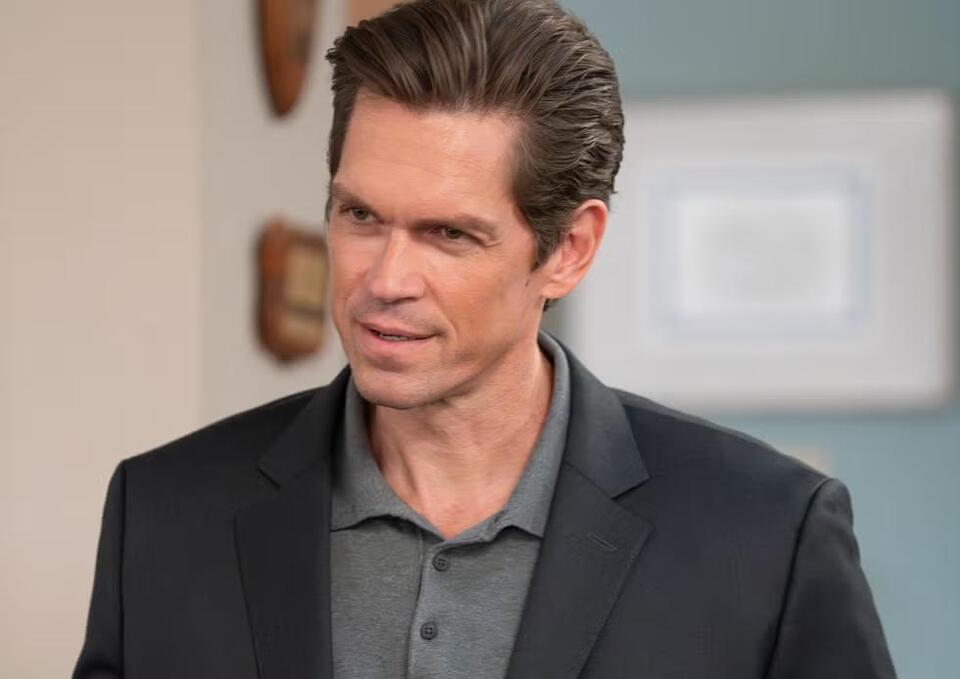 Why Is Steve Howey Leaving ‘High Potential’ After Season 2? Here’s the ...