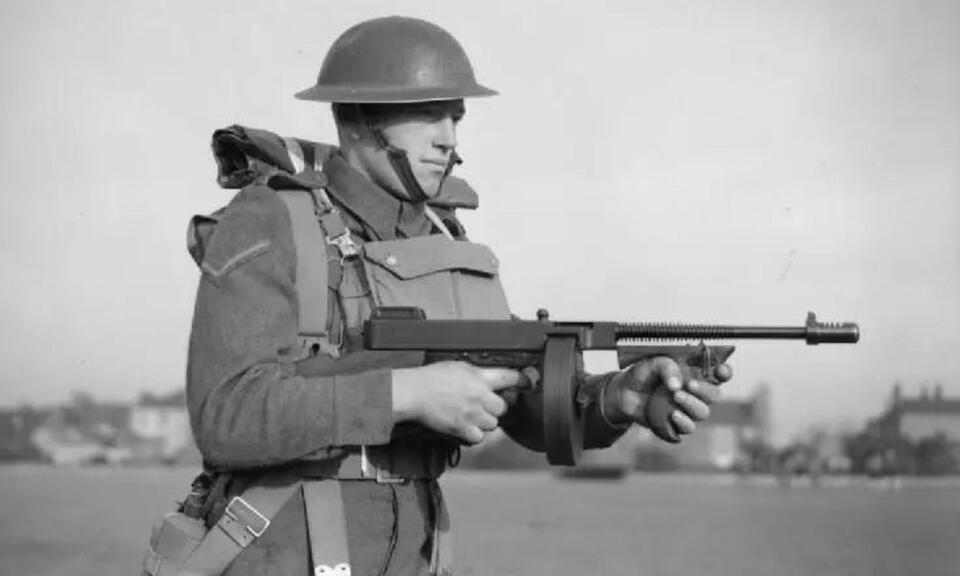 15 Submachine guns that turned soldiers into legends during WWII ...
