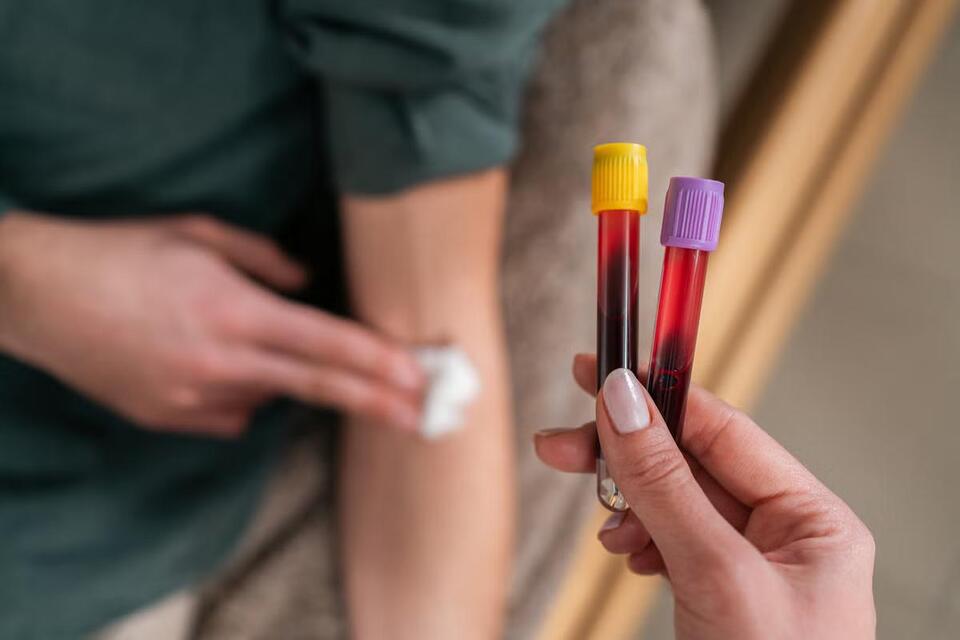Donors with these blood types are being urged to give blood - NewsBreak