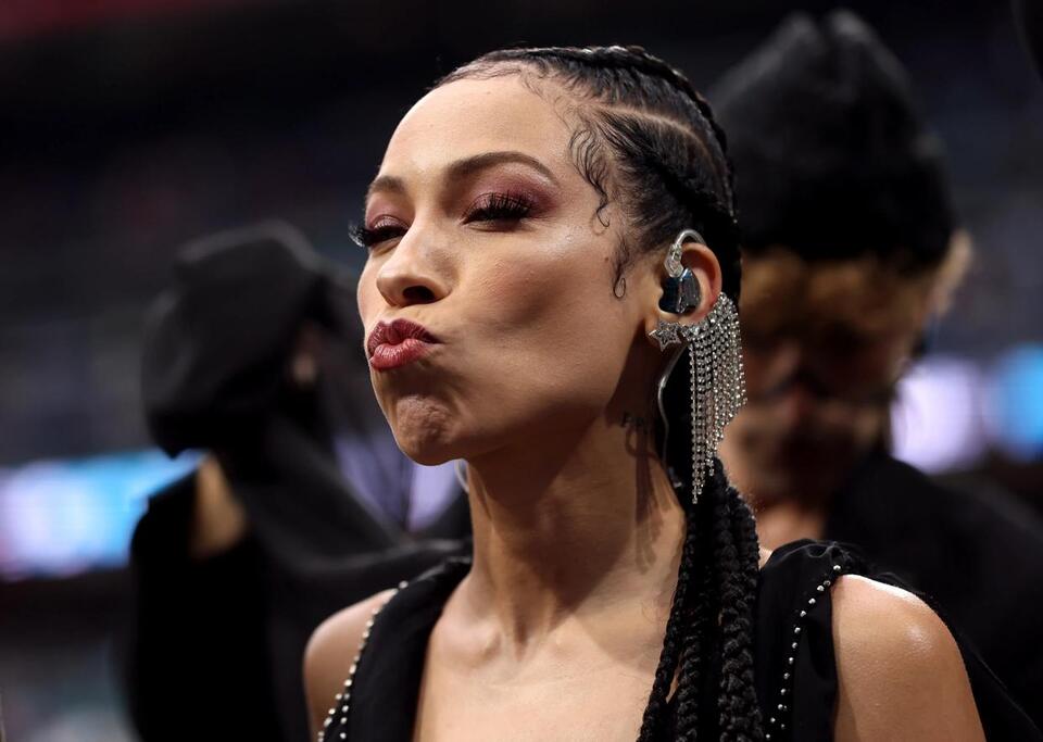 Who is Karina Pasian? US national anthem singer criticized over outfit ...