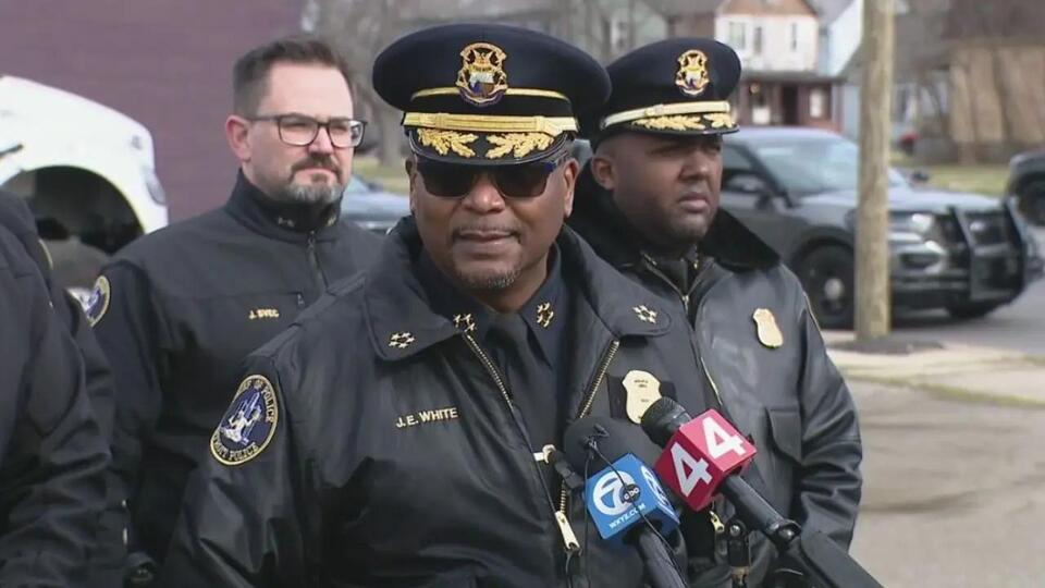 Detroit police shot at on east side Monday; $2,000 reward offered for ...