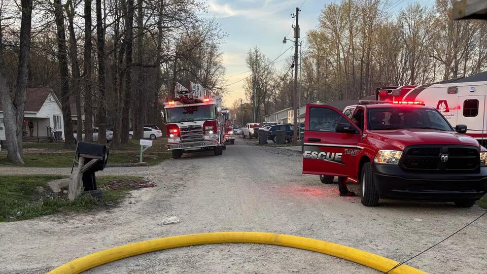 Paragould firefighters battle structure fire on Magnolia Drive - NewsBreak