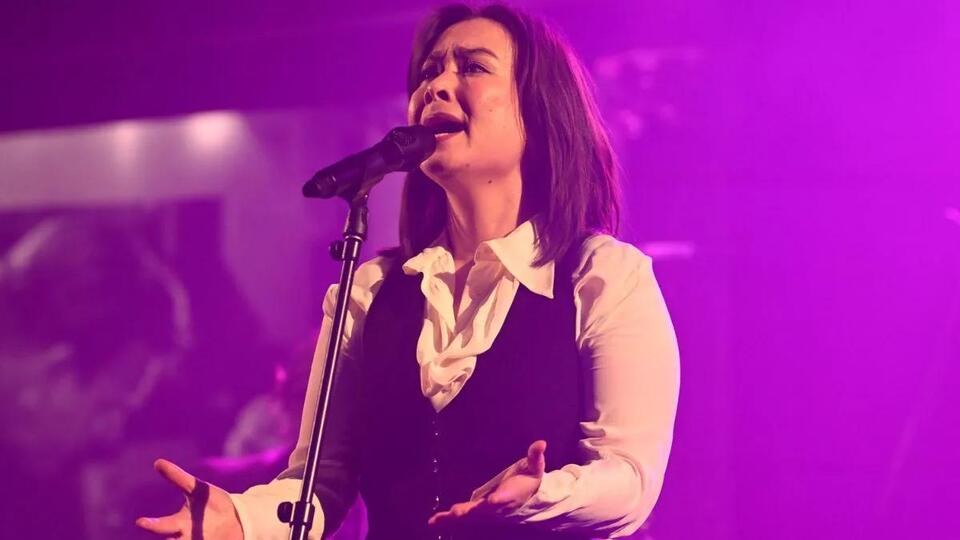 Mitski Unleashes Her Inner Cabaret Singer with “I’ll Change for You” on ...
