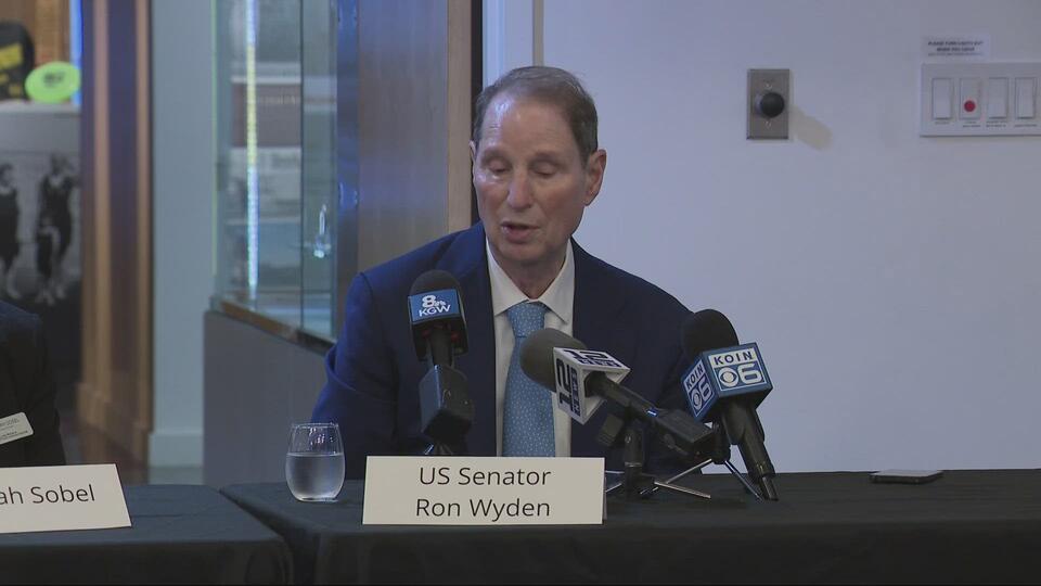Oregon Senator Ron Wyden reflects on anniversary of Hamas attack on ...