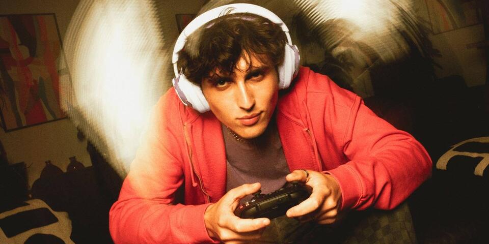 JBL’s First Gaming Headset with Hot-Swappable Batteries Arrives in 2026 ...