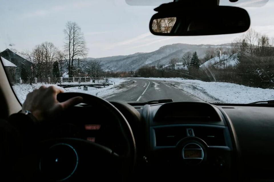 7 Proven Strategies for Safer Winter Driving - NewsBreak