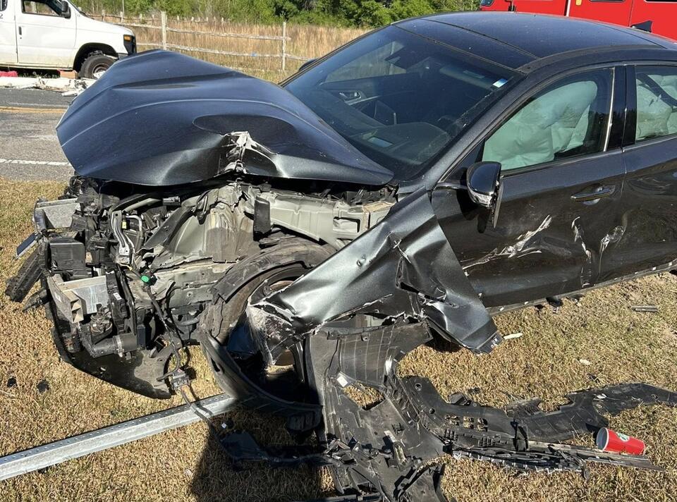 Vehicles collide, van rolls after crash at Lobelia intersection - NewsBreak