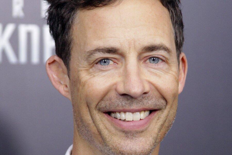 Tom Cavanagh to co-star with Brooke Shields in 'You're Killing Me ...