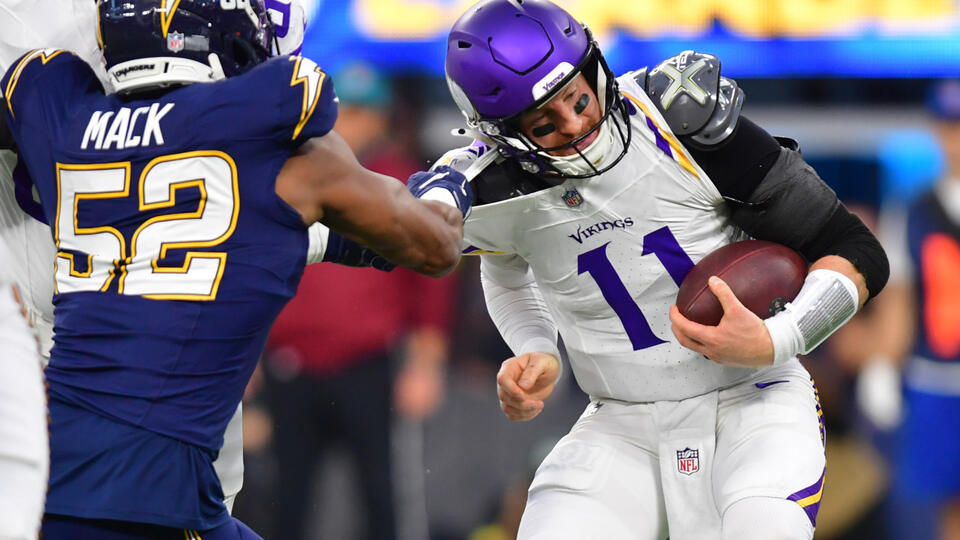 Carson Wentz Speaks Out on Vikings’ Handling of Injury - NewsBreak