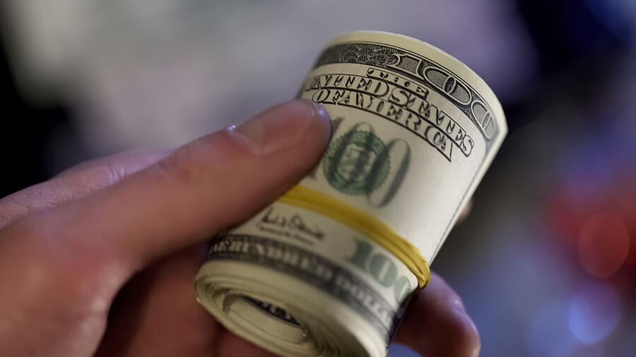 Man hits quarter million dollar jackpot, tells wife: I won some money ...