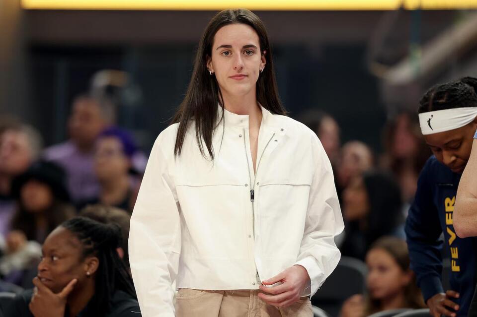 Caitlin Clark sends emotional message to fans after being ruled out for season - NewsBreak