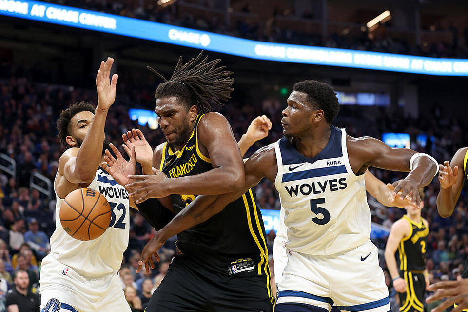 Minnesota Timberwolves & Golden State Warriors Tussle, T-Wolves Win By ...