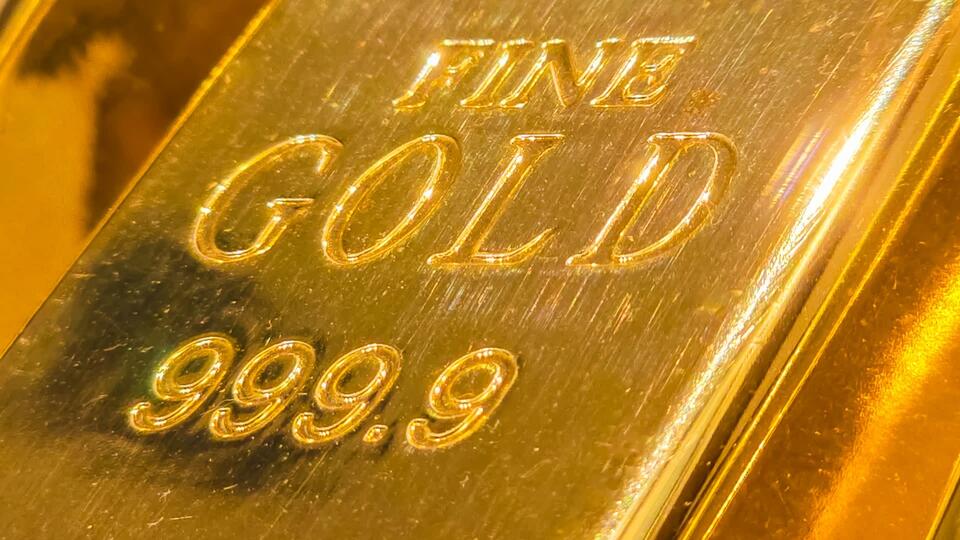NBA Jeweler Zo Frost Arrested in $2.8M 'Gold Bar' Scam Targeting ...