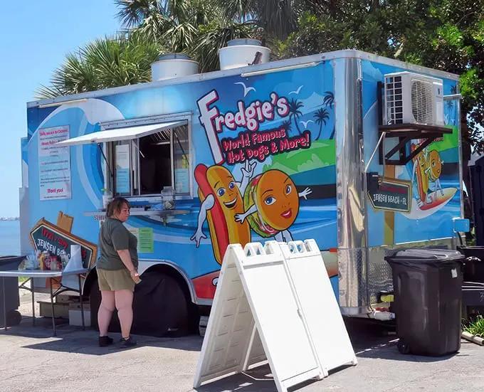 People Drive From All Over Florida Eat At This Tiny But Mighty Hot Dog ...