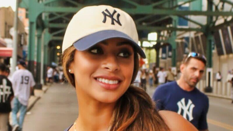 “Stunning” New York Yankees Fan Went Viral In The Stands For Obvious ...