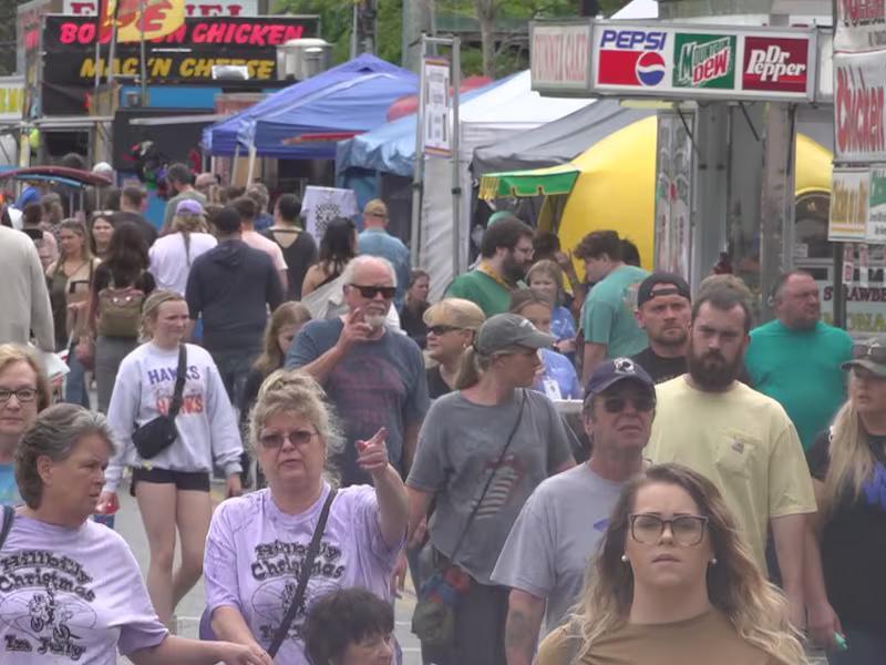 Hillbilly Days Festival brings crowds through rain for day two